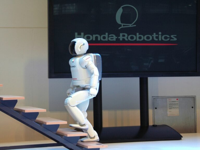 20 anos de ASIMO: revolução na IA | Honda Portugal